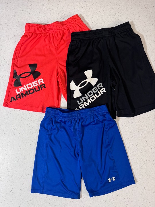 3 Under Armour Boys Shorts Size Youth Medium Boys 4
