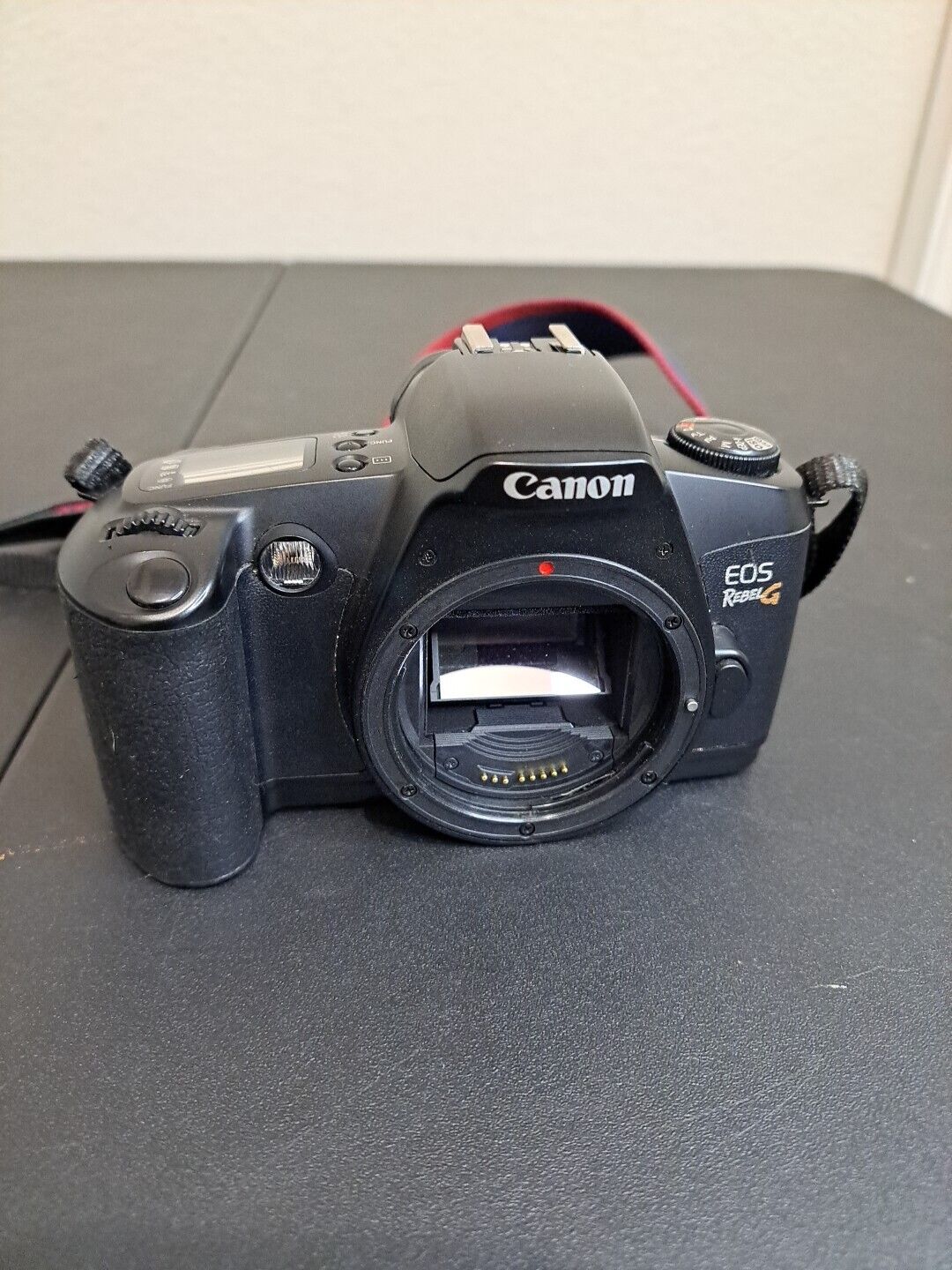 Canon EOS Rebel G 35mm SLR Film Camera Body With Cap FILM TESTED WORKING Cameras photography