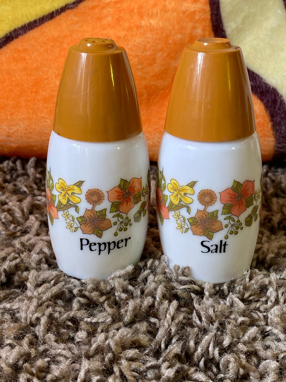 Corelle salt and pepper shakers store