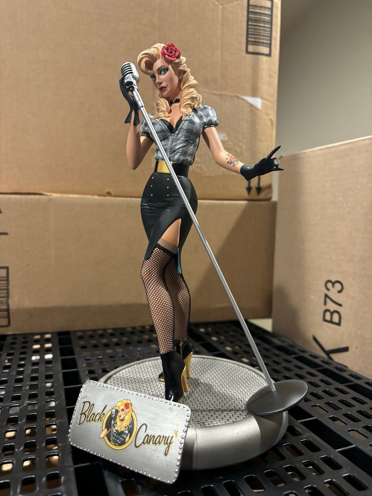 Dc bombshells black canary statue store