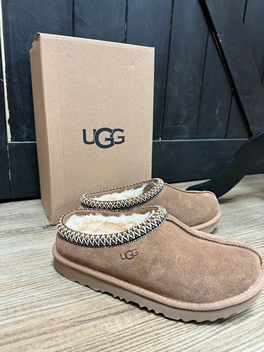 Uggs big kid size 6 store