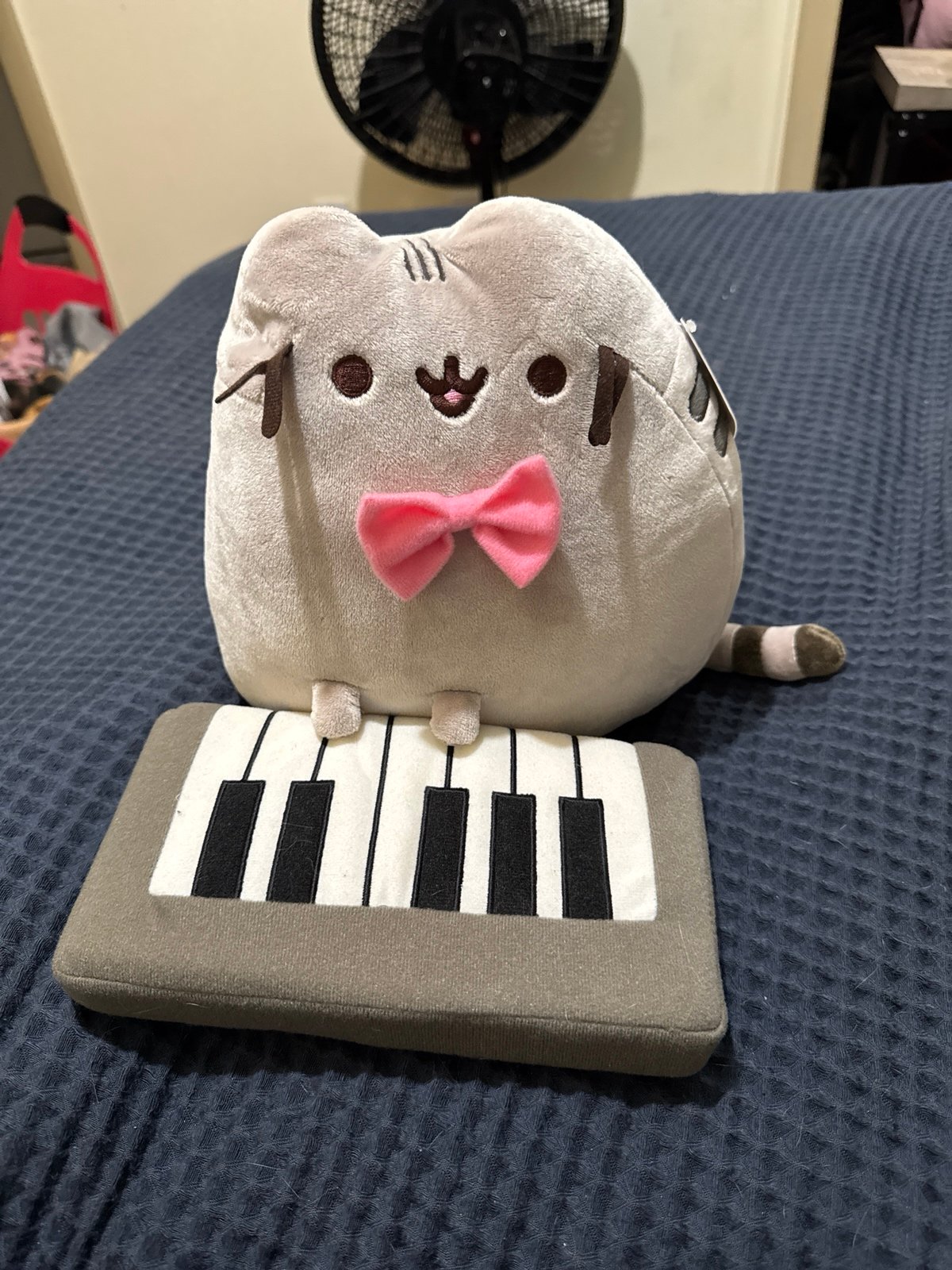 Pusheen piano plush store
