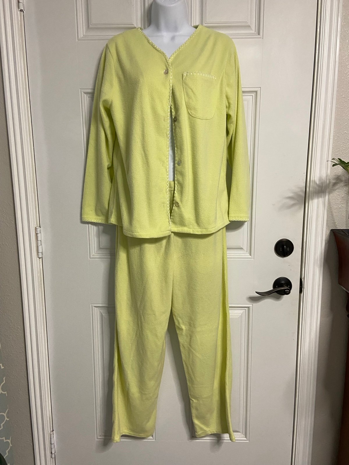 Vanity fair pajamas store