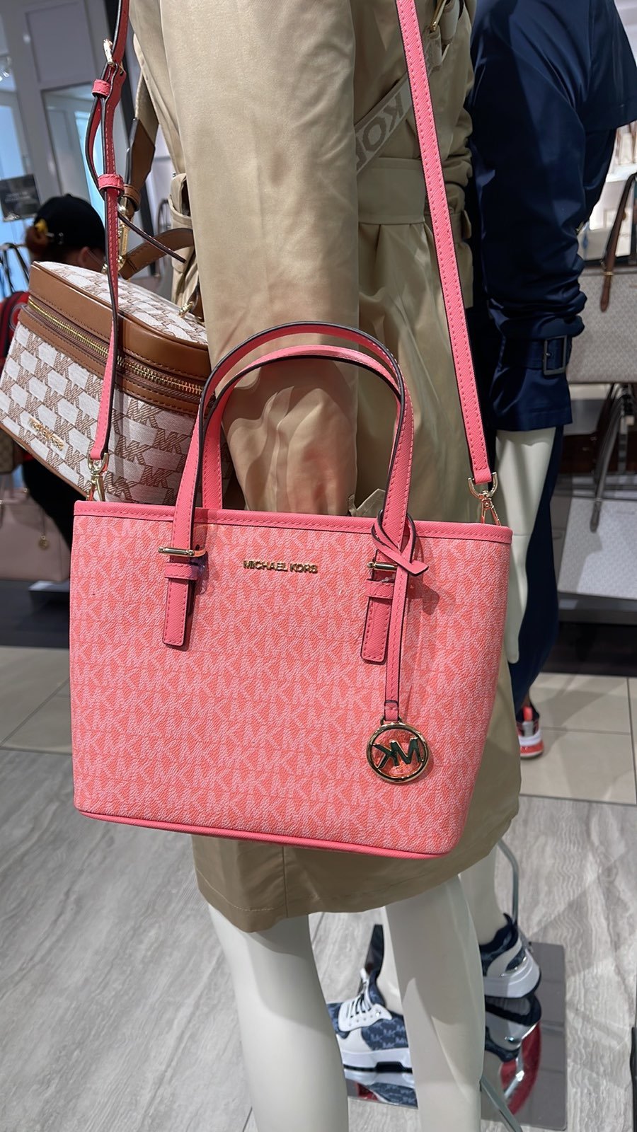 Michael kors xs carryall tote store