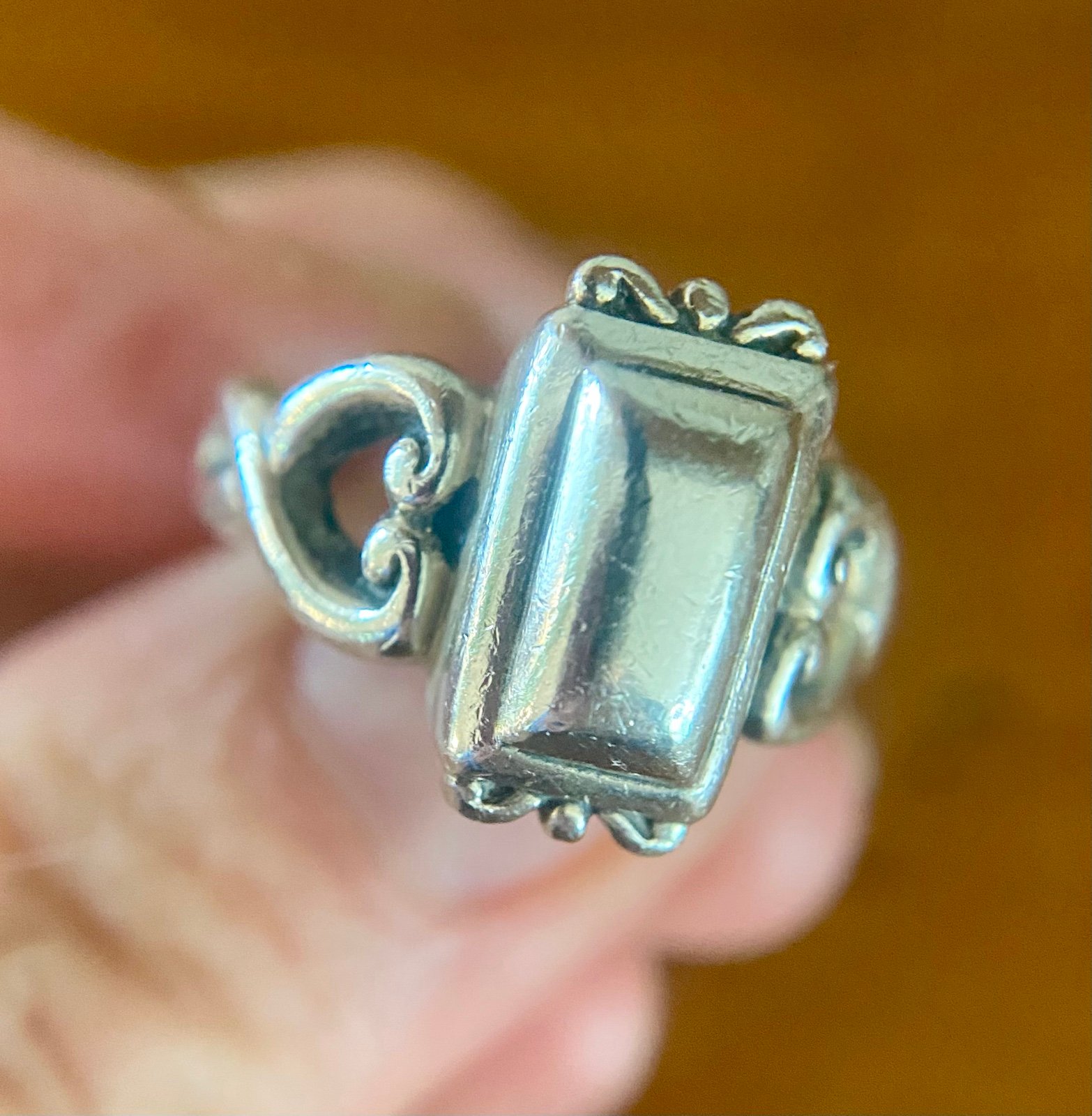 Antique rings brighton store